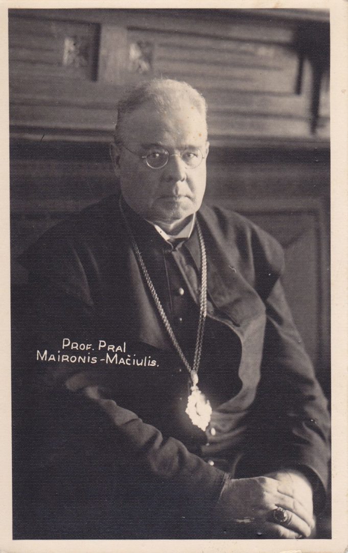 ‘To know Maironis‘. The photography album – Virtualios galerijos